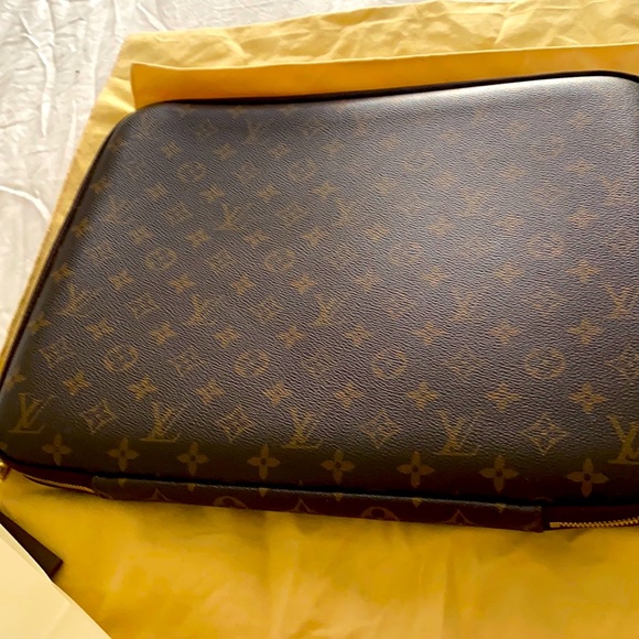 Louis Vuitton | Accessories | Louis Vuitton Laptop Casepadded | Poshmark